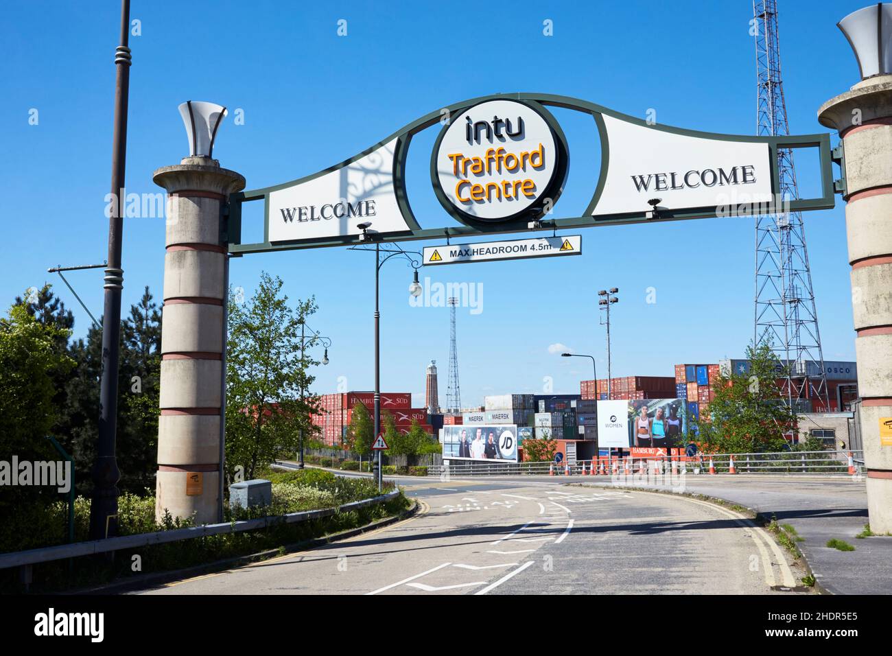 welcome sign, trafford centre, welcome signs Stock Photo - Alamy