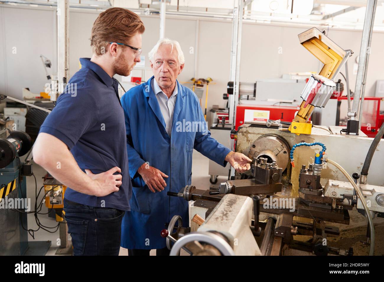 explaining, engineering, trainee, lathe, master, trainees, lathes ...