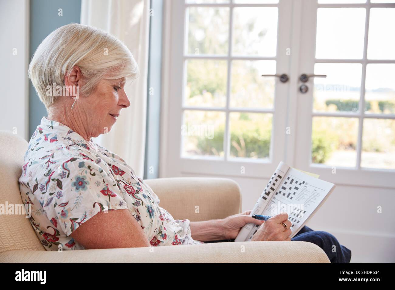 senior, crossword puzzle, brain training, elderly, old, seniors ...