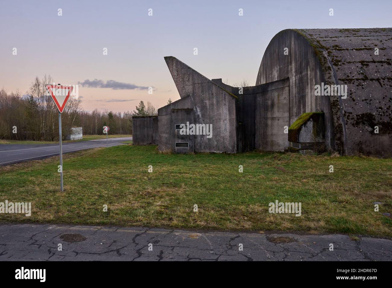 Hahn, Germany. 06th Jan, 2022. Numerous military buildings are ...