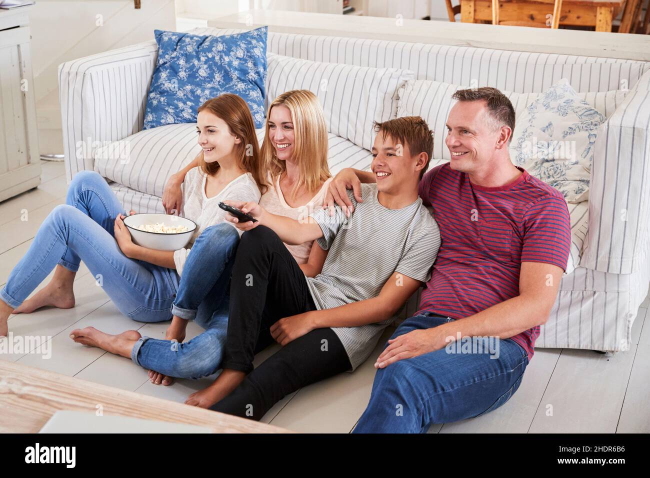 home, watching tv, family life, zapping, homes, television, tv, family ...