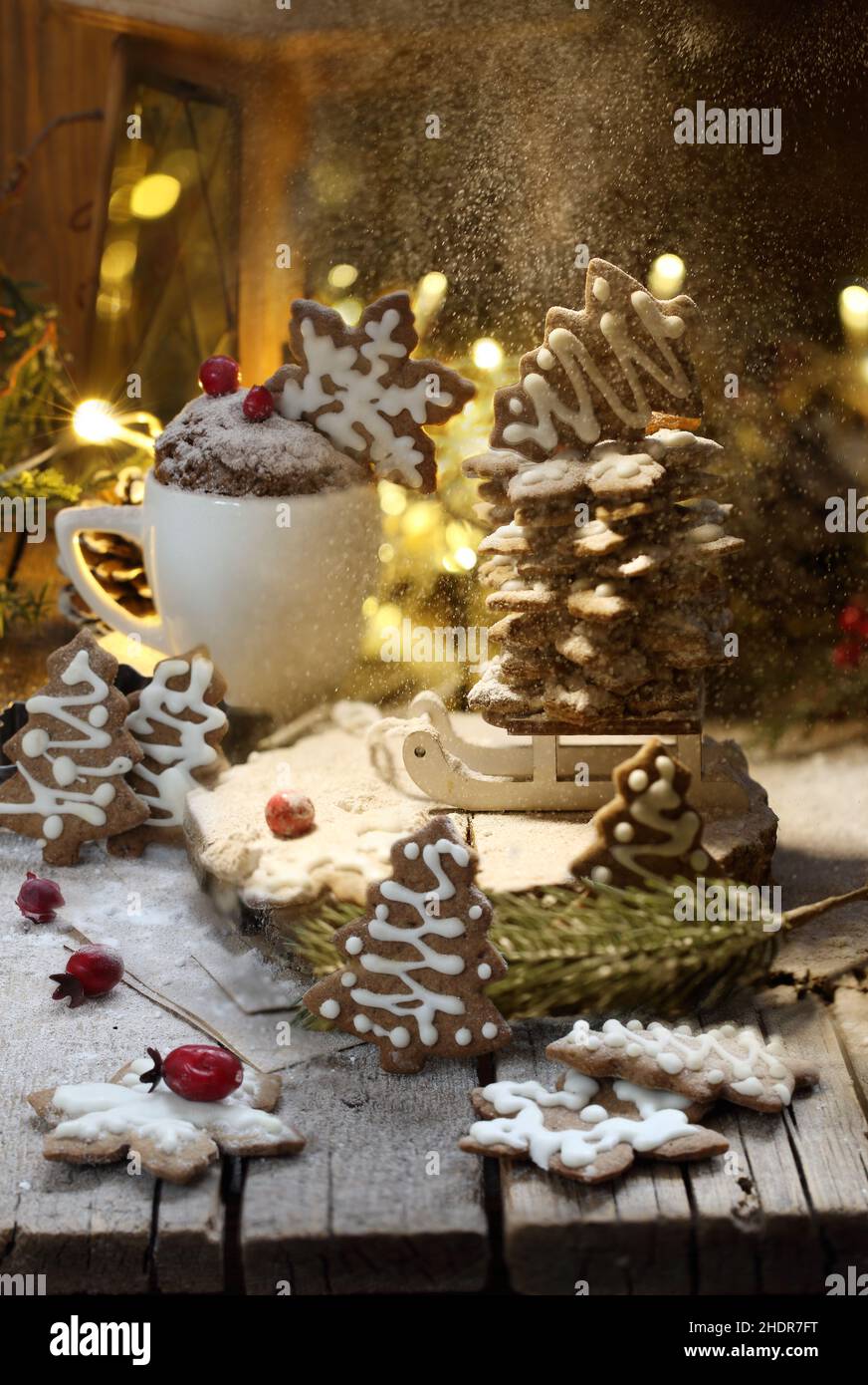 Gingerbread cocktail dessert new hi-res stock photography and images ...