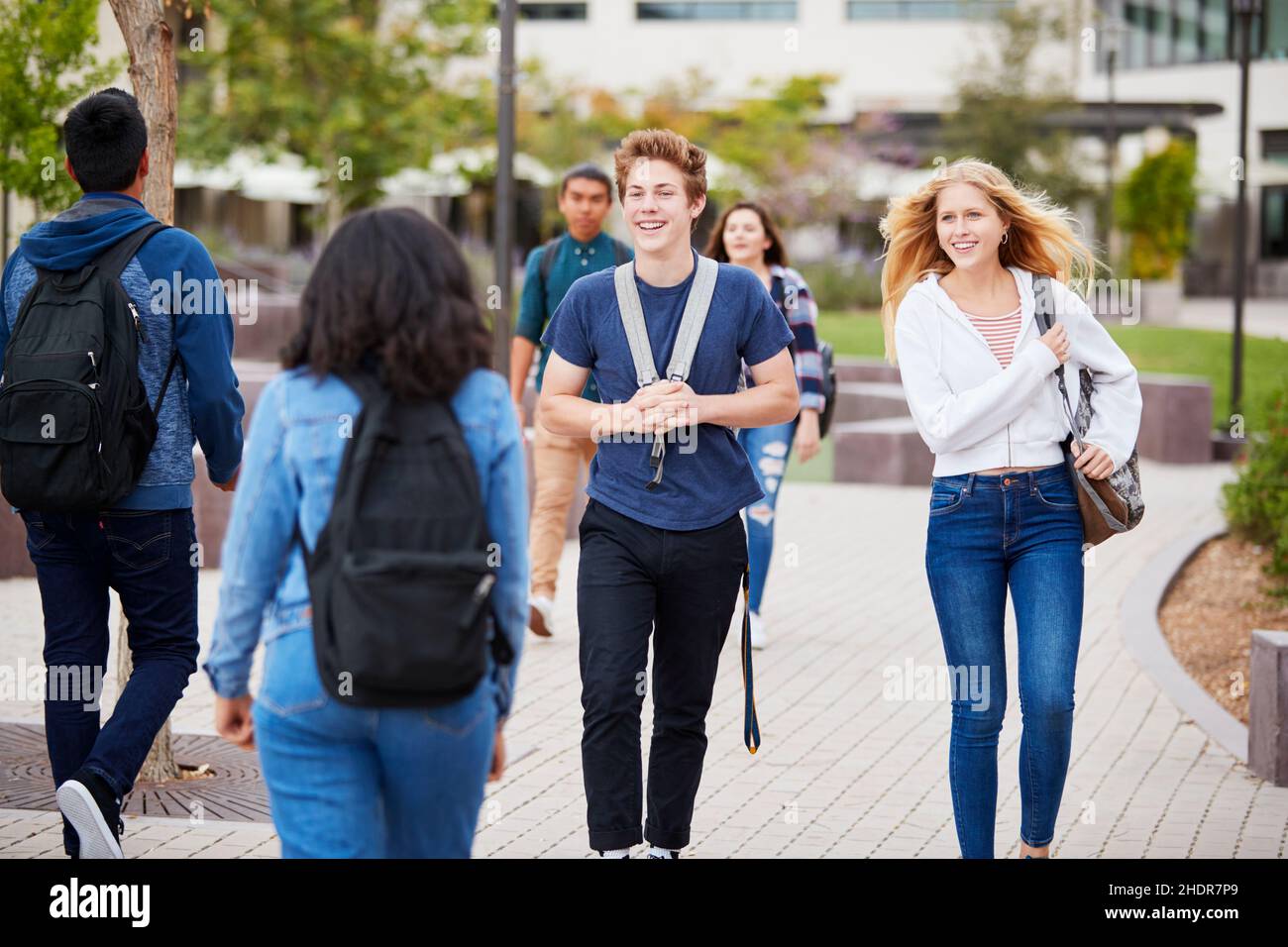 on the move, students, campus, on the moves, student Stock Photo - Alamy