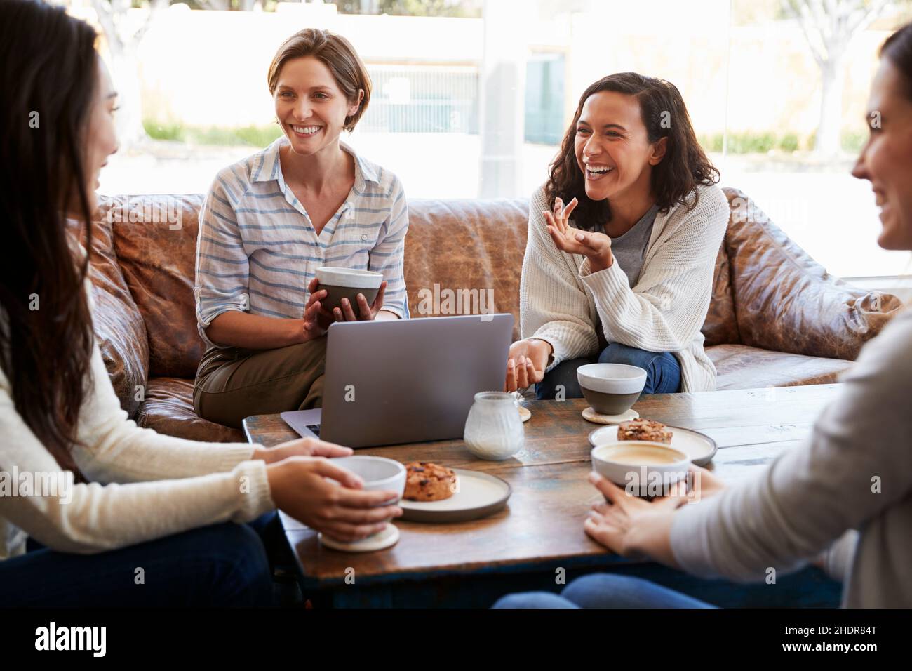cafe, talking, friends, cafes, talk, friend Stock Photo - Alamy