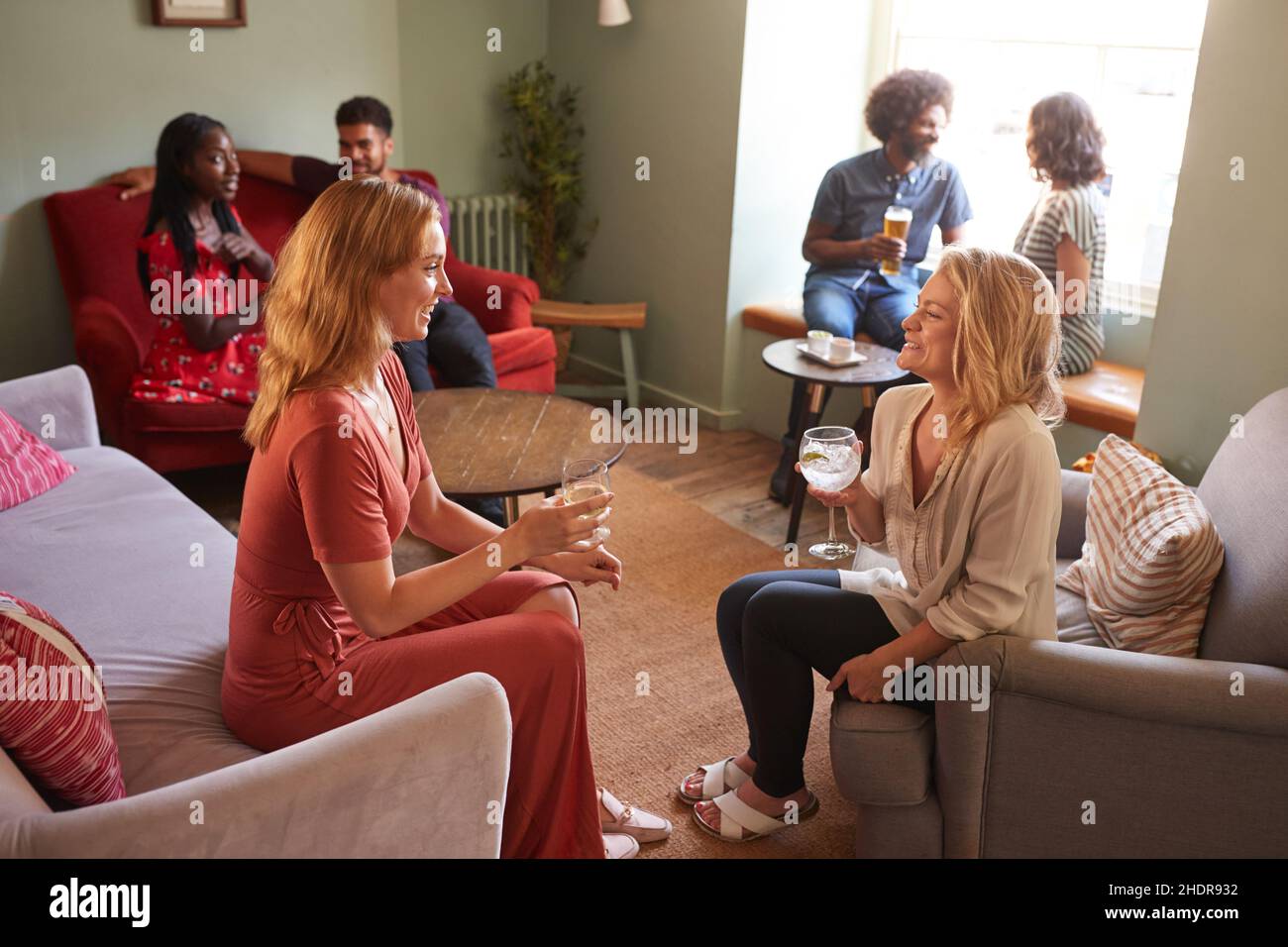 amuse, friends, hostel, amuses, friend, hostels Stock Photo - Alamy