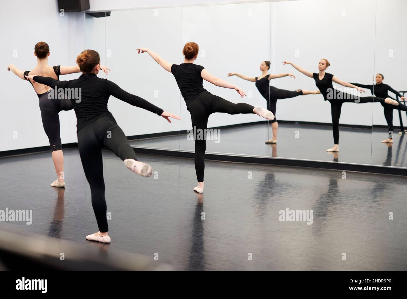mirror, posture, ballet classes, mirrors, postures Stock Photo - Alamy