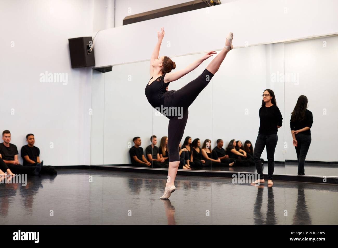 ballet classes, audition, ballet student Stock Photo - Alamy