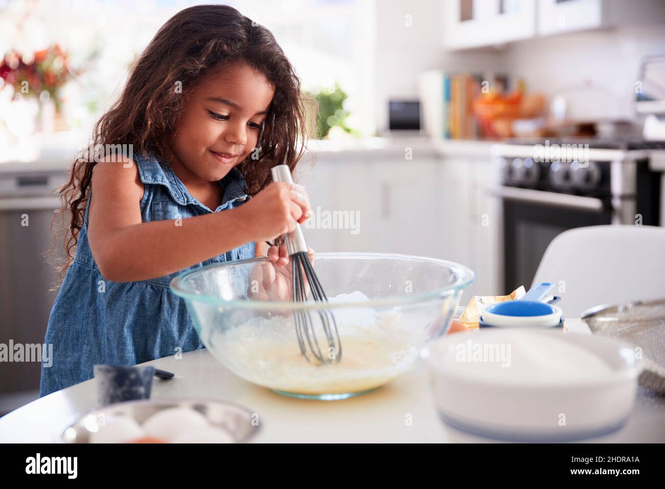 girl, stirring, electric mixer, girls, electric mixers Stock Photo - Alamy
