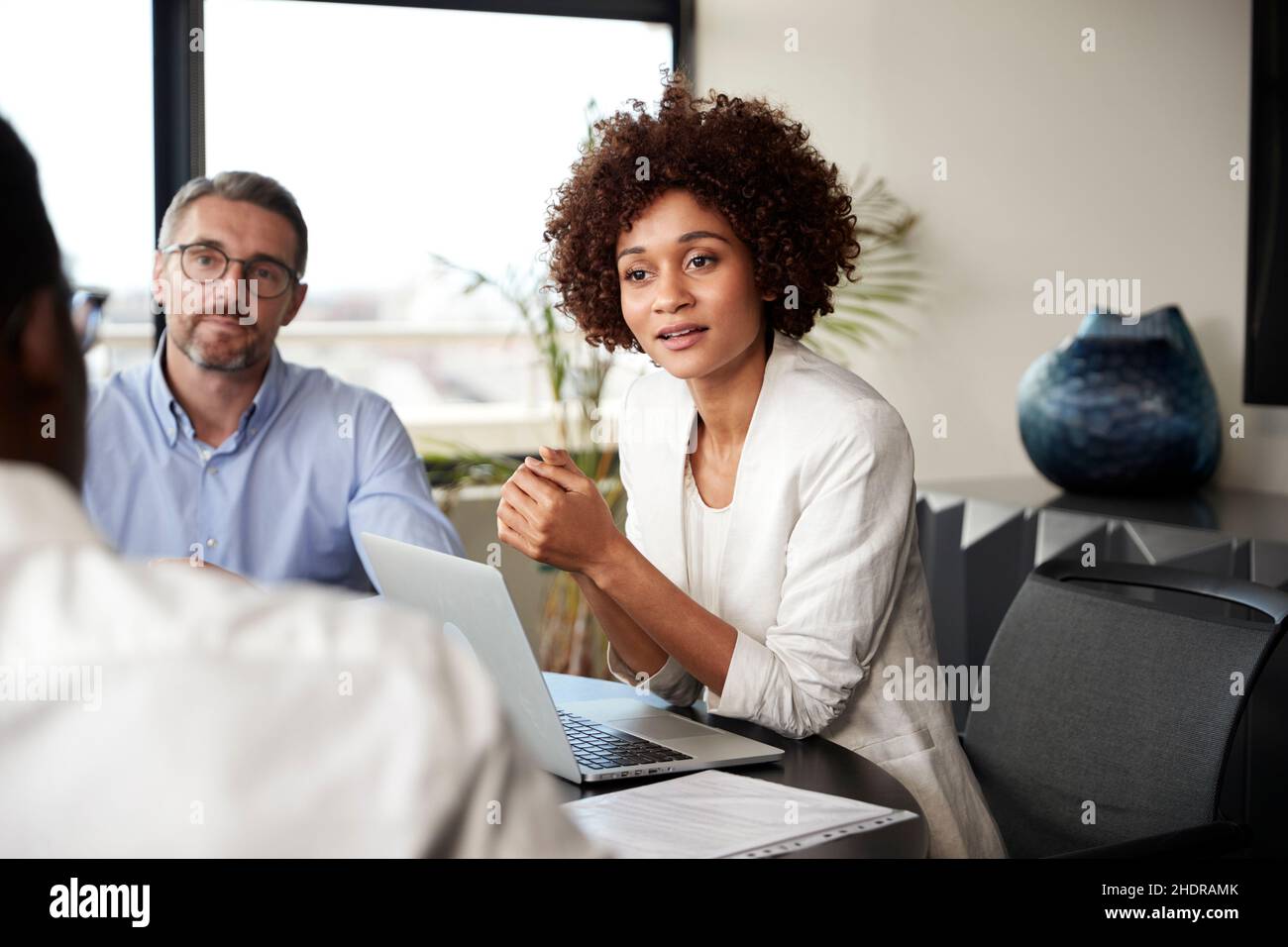 meeting, colleagues, feedback, colleague Stock Photo - Alamy