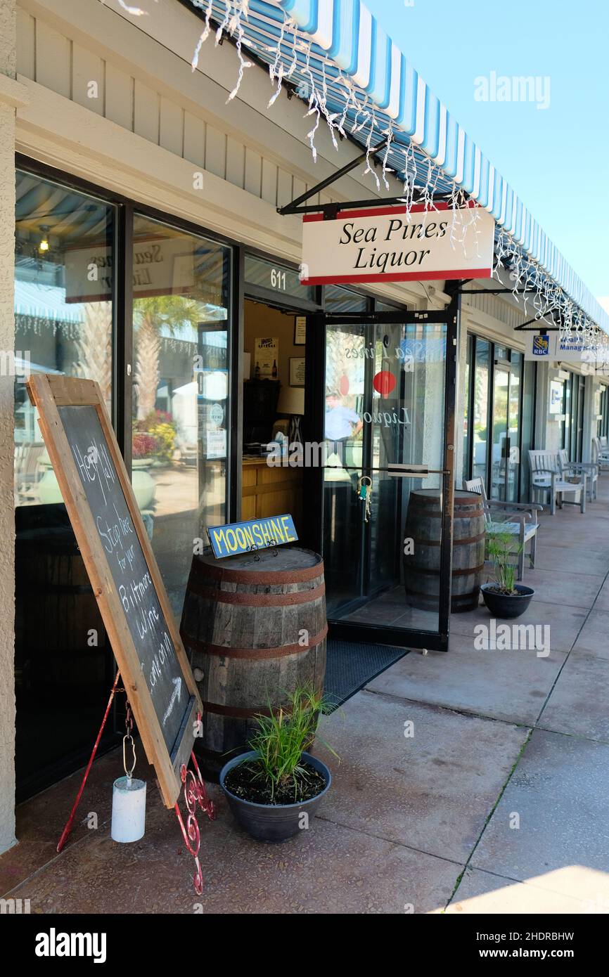 Liquor store exterior hi-res stock photography and images - Alamy