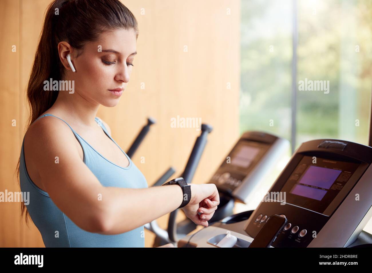 gym, app, smartwatch, fitness club, fitness clubs, gyms Stock Photo - Alamy