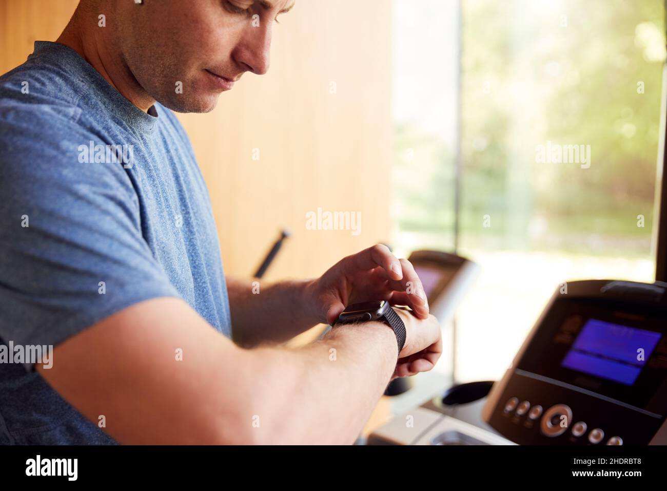 setting, workout, app, smartwatch, workouts Stock Photo - Alamy