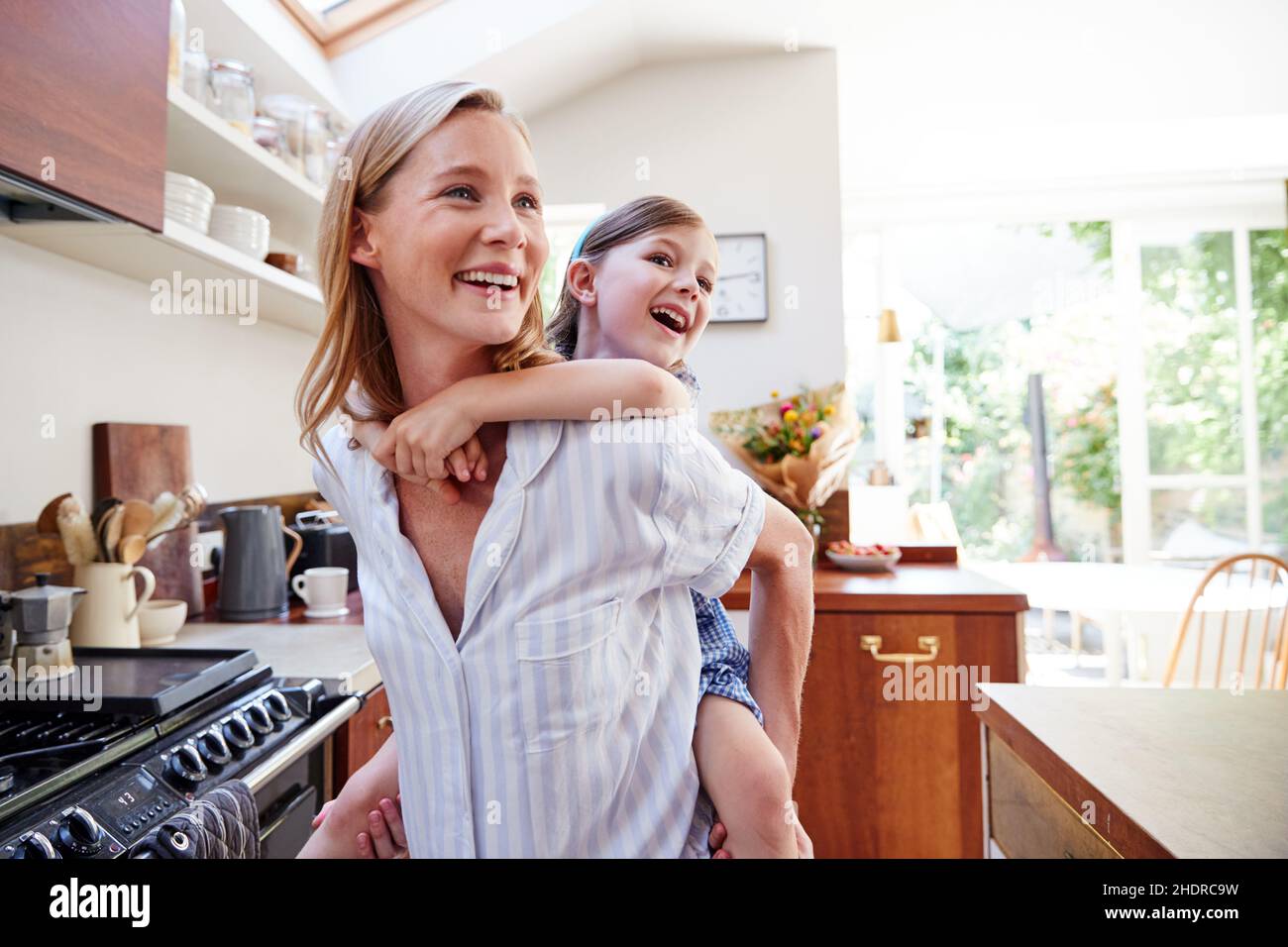 mother, fun, daughter, piggyback, mom, mothers, mum, funs, daughters ...