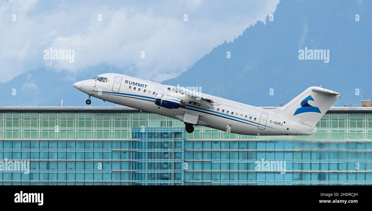 Richmond, British Columbia, Canada. 28th Sep, 2021. A Summit Air ...