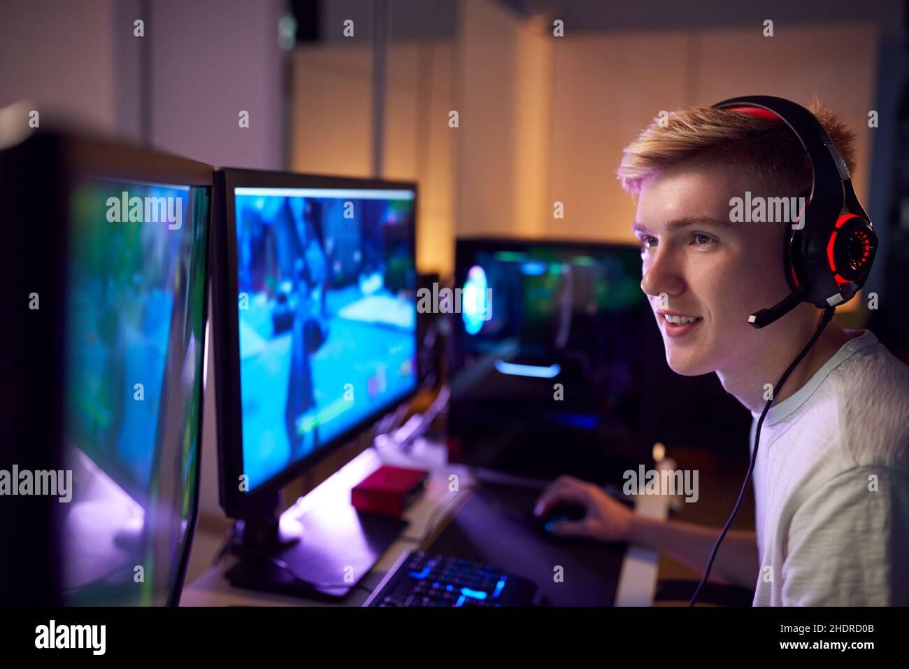 gaming, social isolation Stock Photo - Alamy