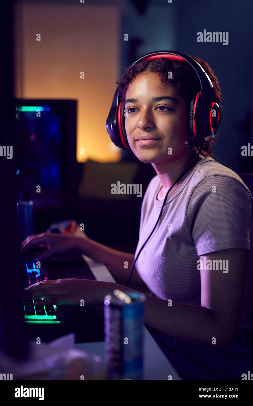 girl, pc, gaming, girls Stock Photo - Alamy