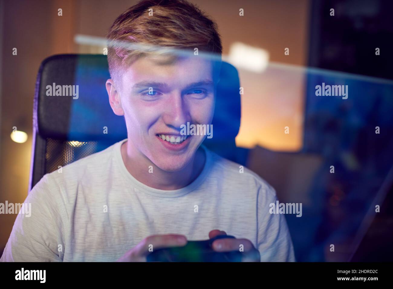 Teenage gambling hi-res stock photography and images - Alamy