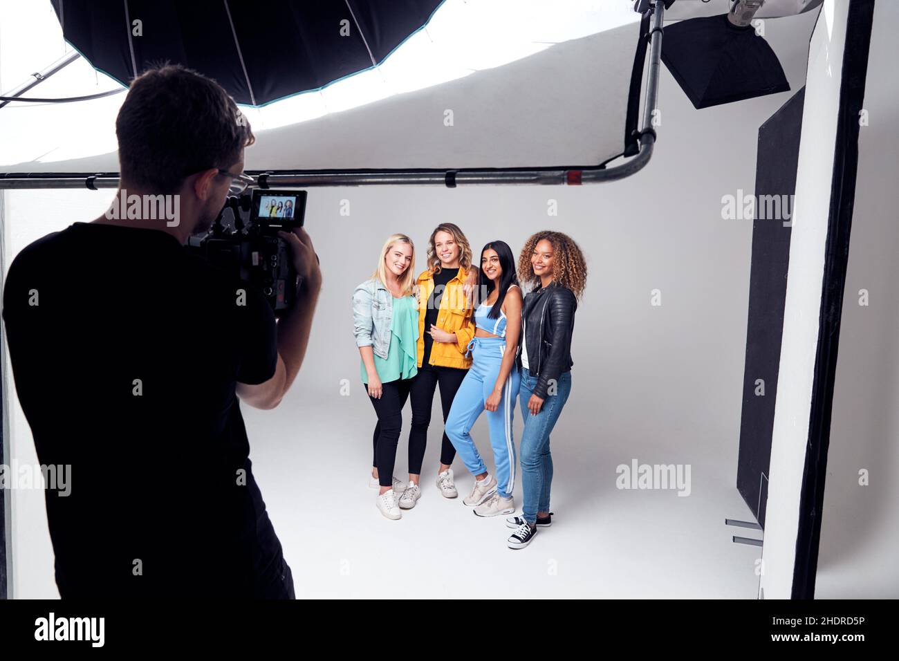 friends, group photo, photo studio, friend, crowd, group photos, photo ...