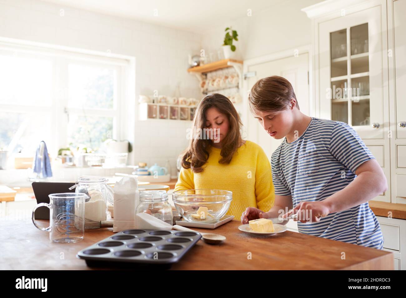 couple, home, baking, pairs, homes Stock Photo - Alamy