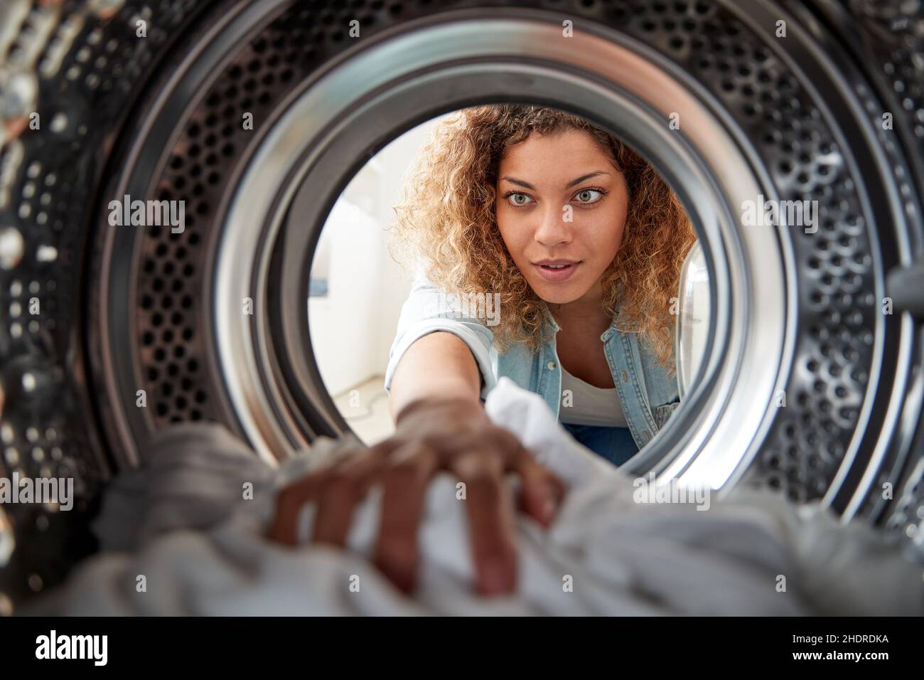 Machines wash hi-res stock photography and images - Alamy