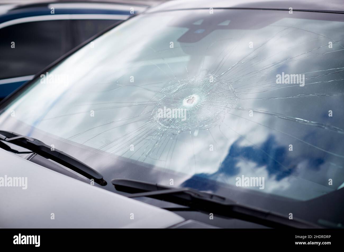 windshield, falling rocks, glass damage, windshields, glass damages ...
