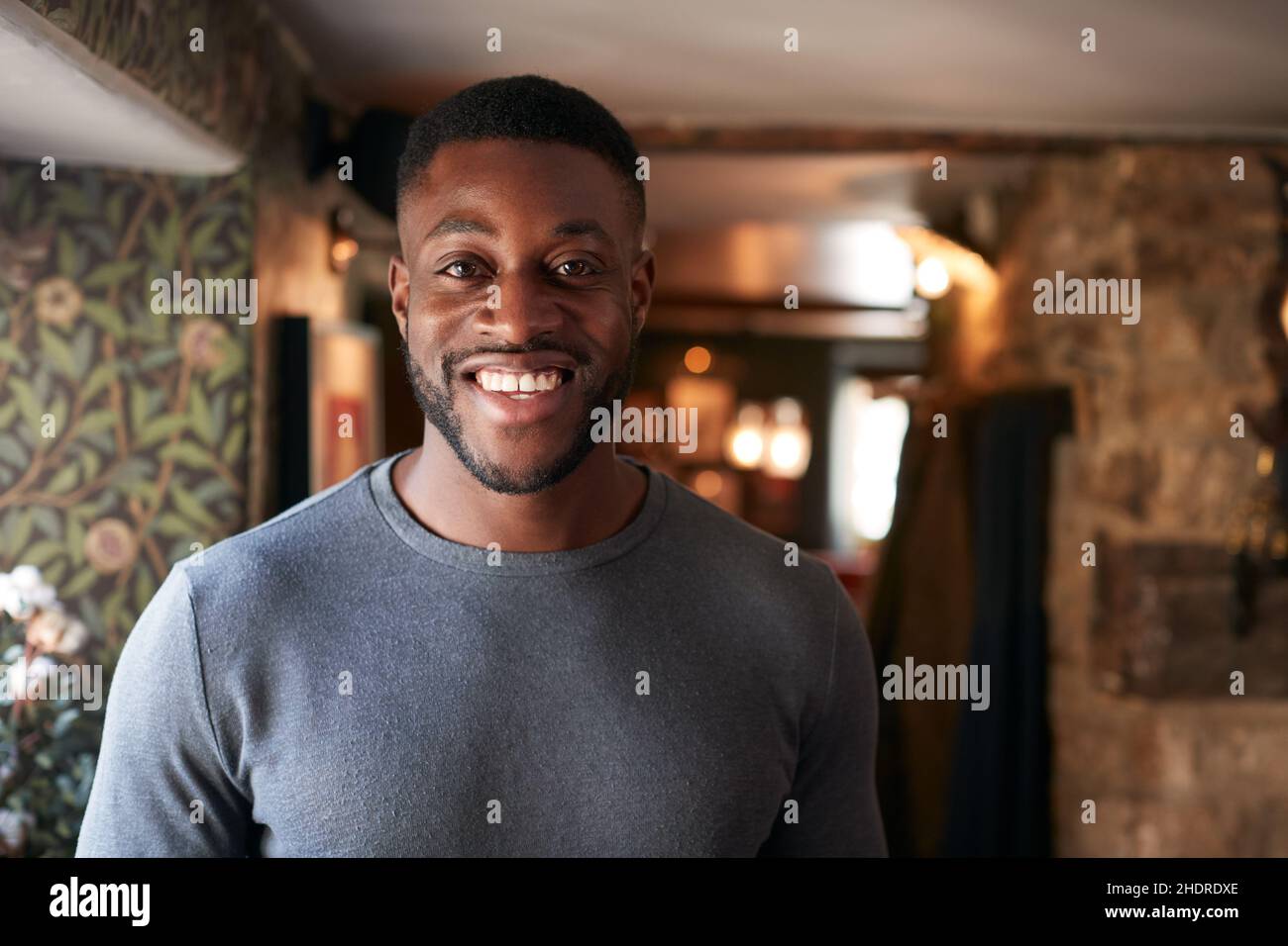 portrait, bar, portraits, bars Stock Photo - Alamy