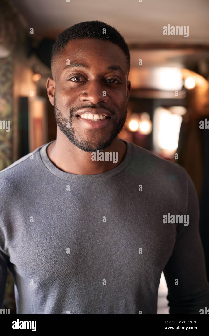portrait, bar, portraits, bars Stock Photo - Alamy