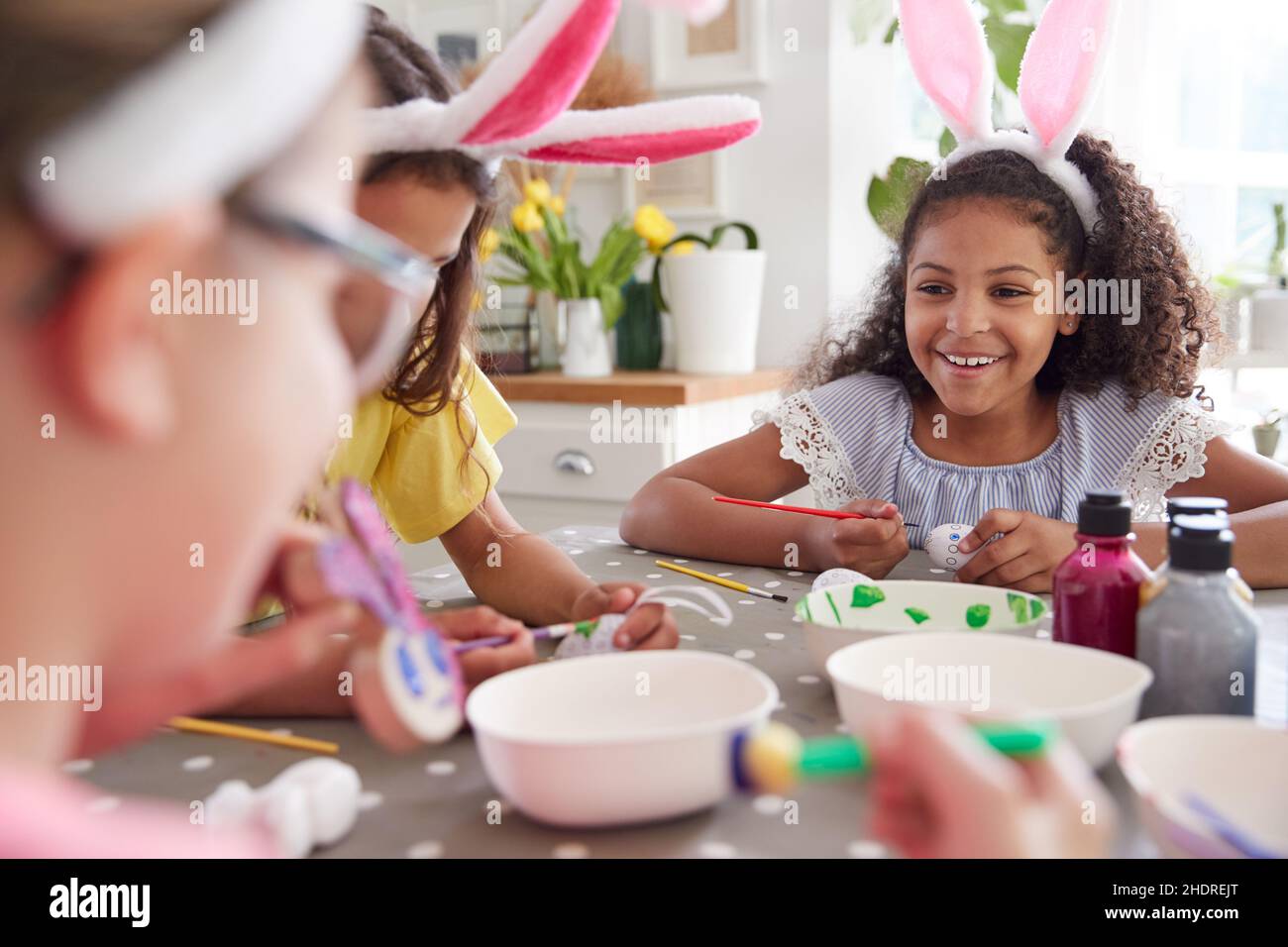 Child's drawing of rabbit hi-res stock photography and images - Alamy