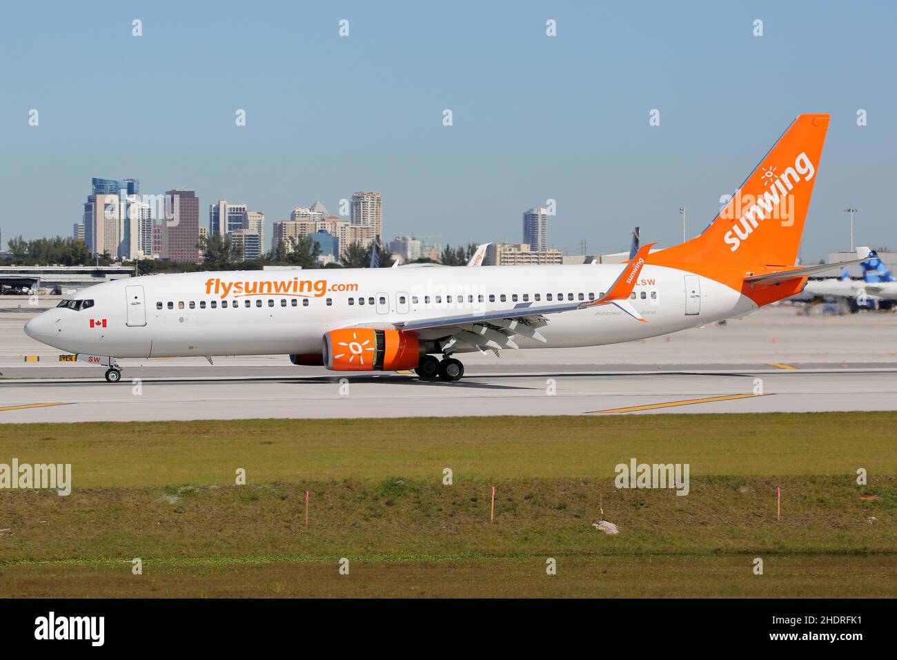 airplane, boeing 737, sunwing airlines, airplanes, plane, planes Stock ...