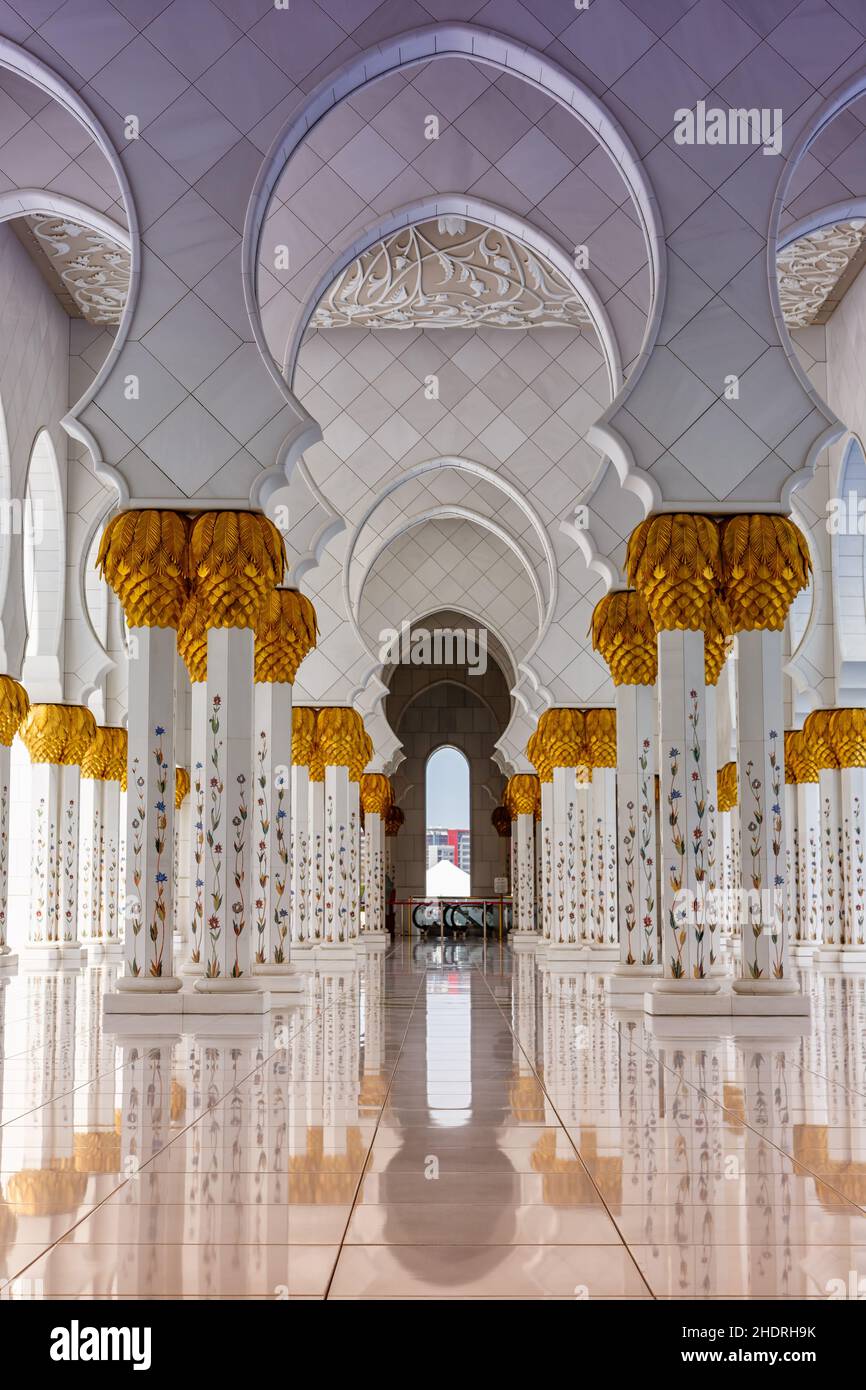 columns, sheikh zayed mosque, cleft, column Stock Photo - Alamy