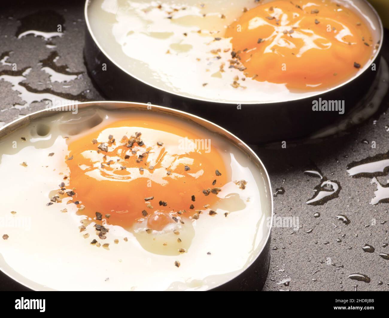 Egg shaper hi-res stock photography and images - Alamy
