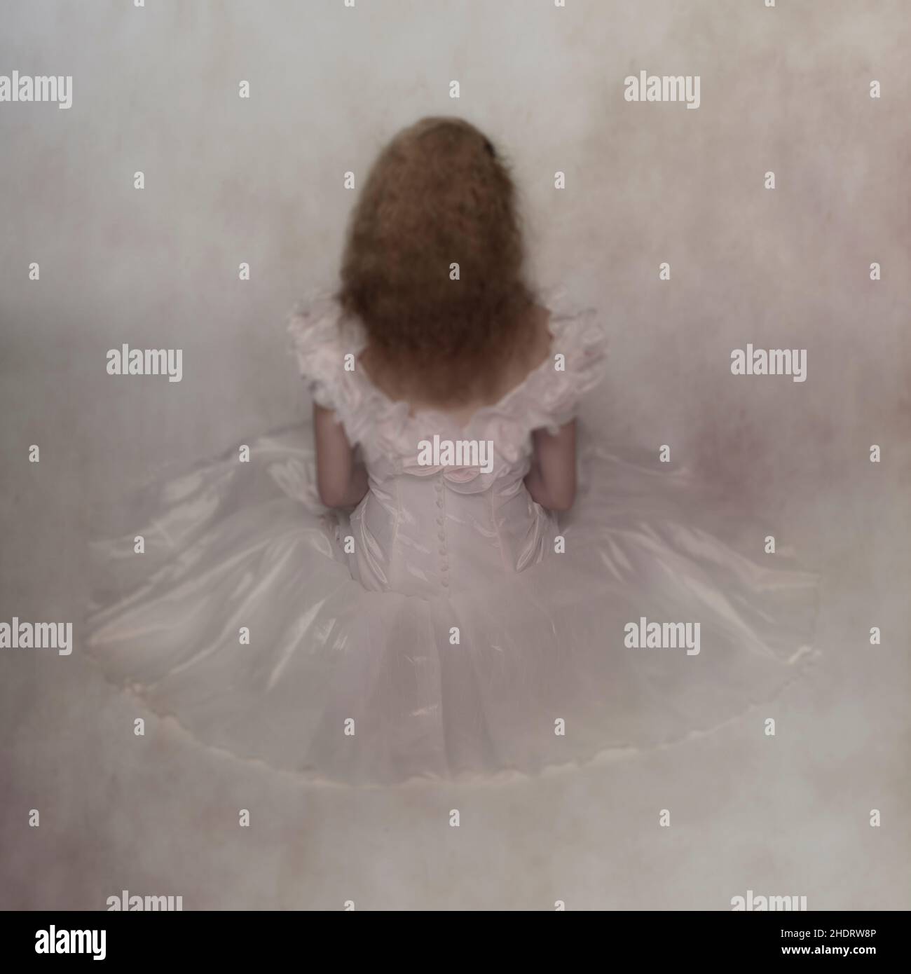 Nostalgia women hi-res stock photography and images - Alamy