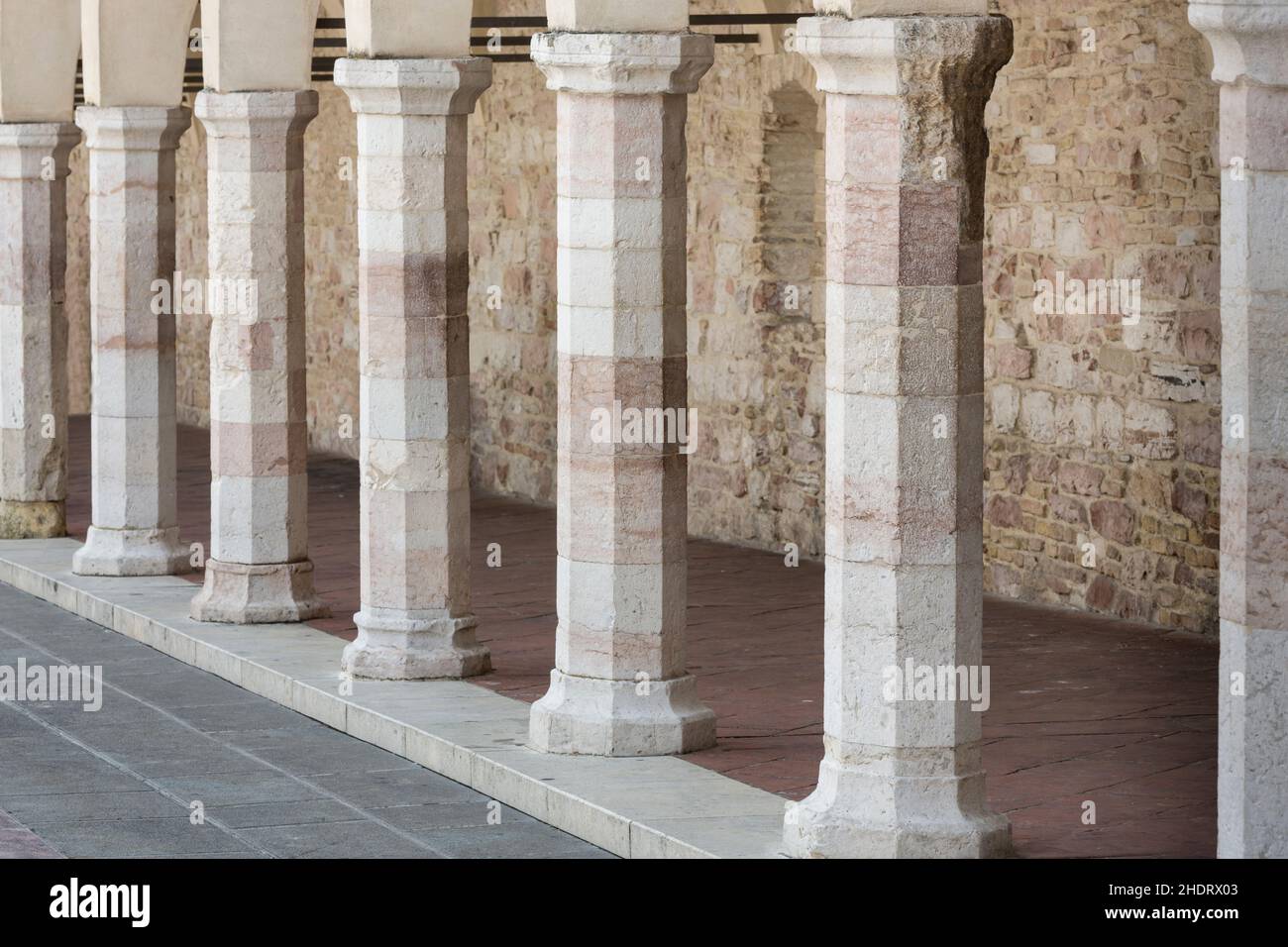 columns, assisi, cleft, column, assisis Stock Photo - Alamy