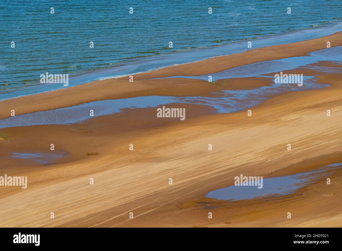 Wide river bank sandy beach hi-res stock photography and images - Alamy