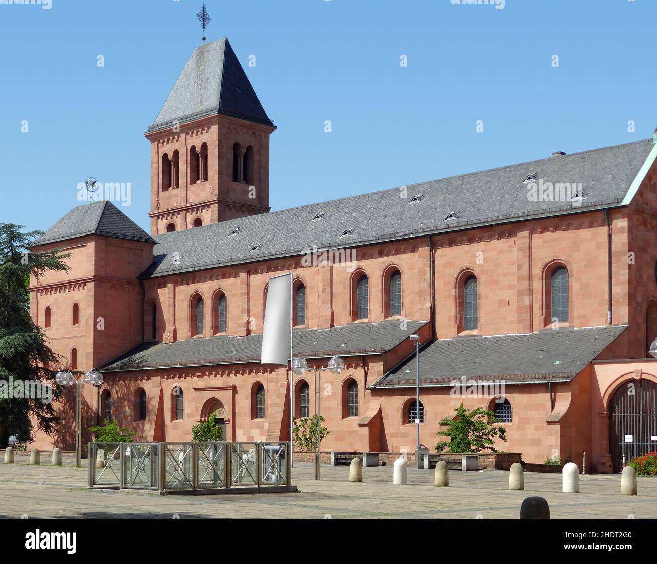 St martins basilica hi-res stock photography and images - Alamy