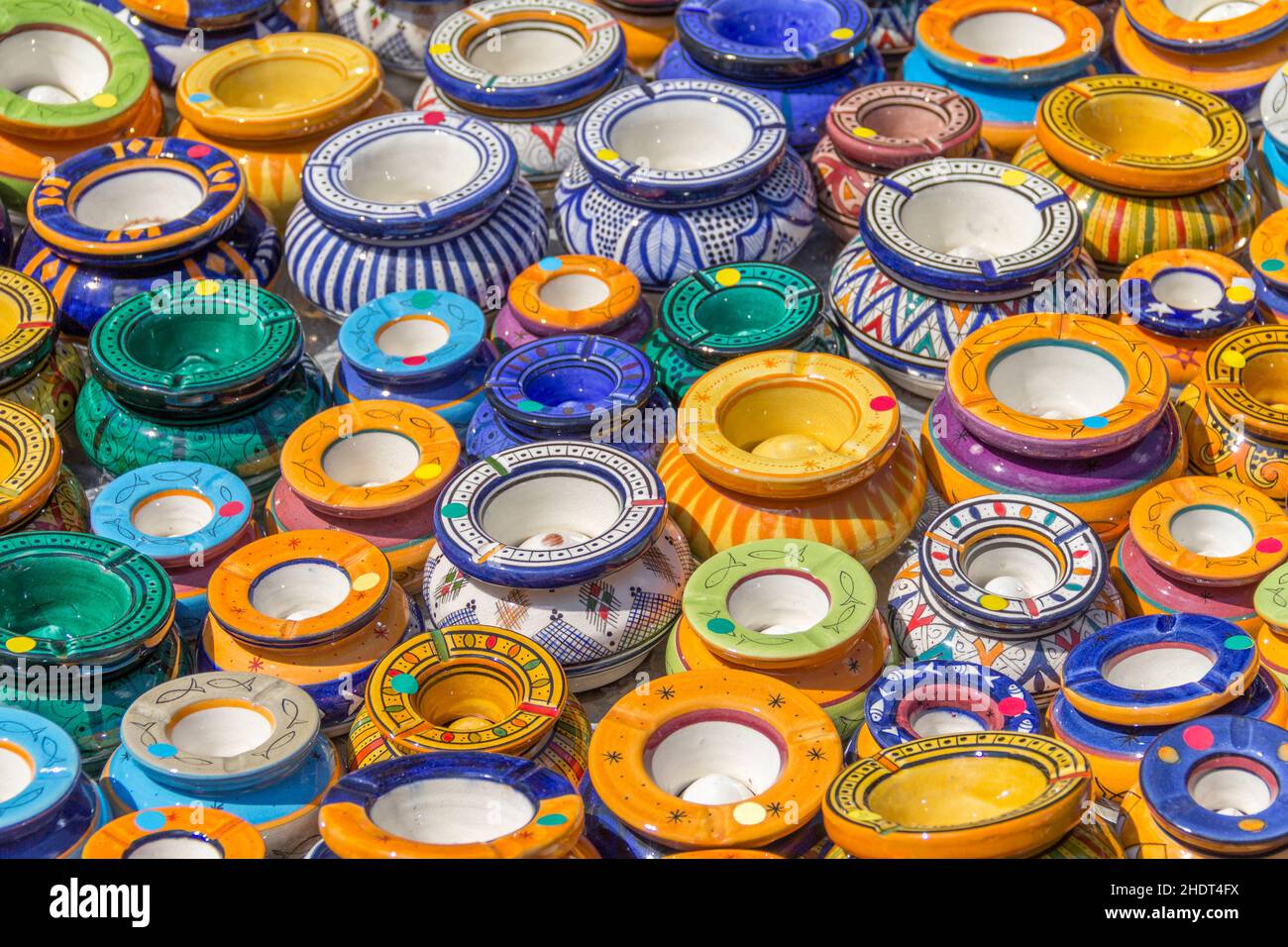 Full ashtrays hi-res stock photography and images - Alamy