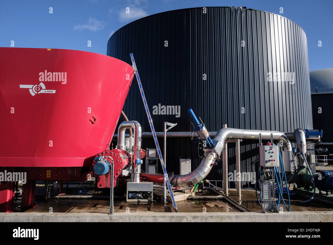 The Montaut agricultural methanization plant (Ariège, France) consists ...