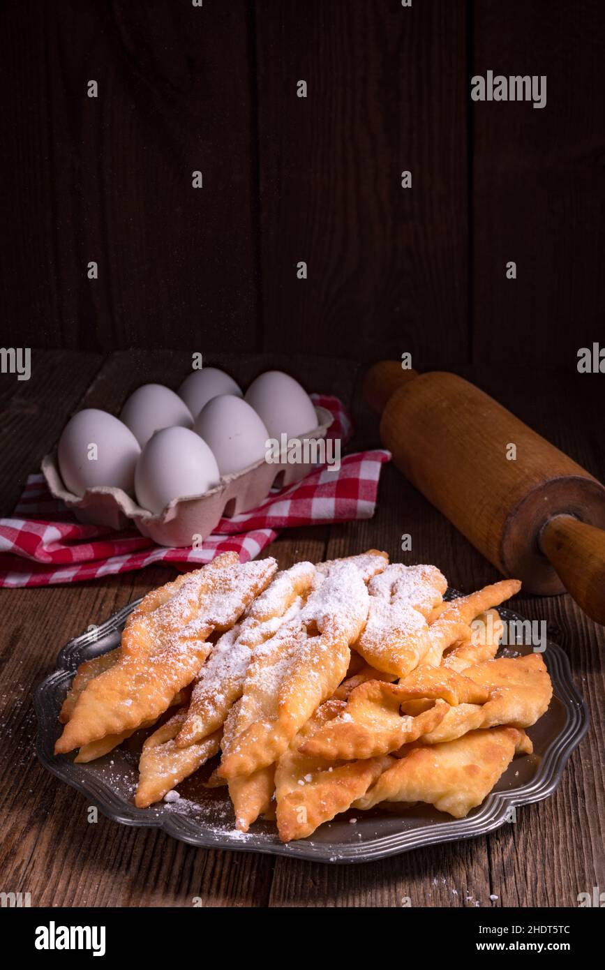 Egg angel hi-res stock photography and images - Alamy