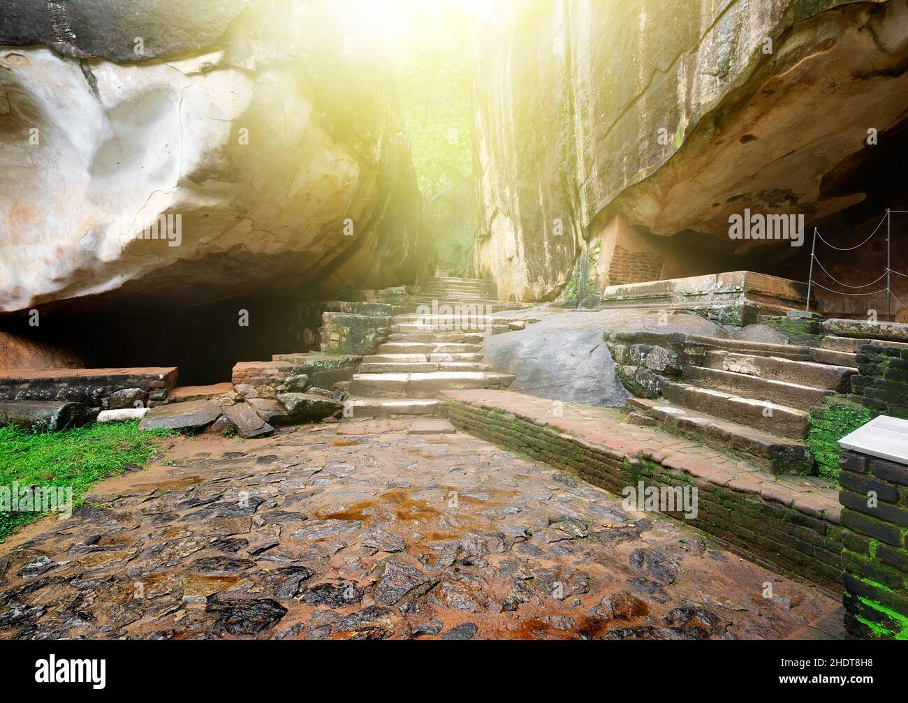 fortress, sigiriya, fort, sigiriyas, forts Stock Photo - Alamy