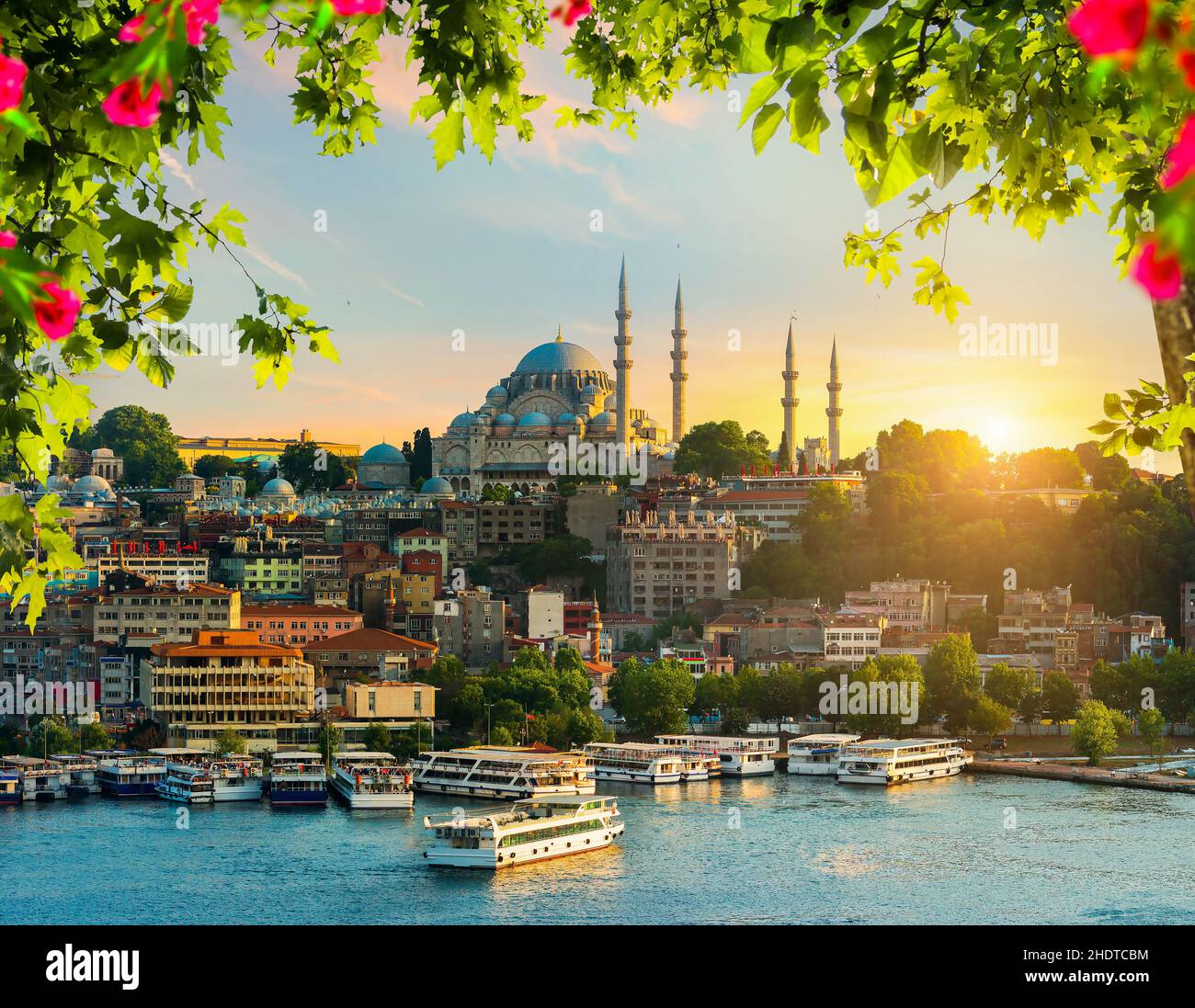 harbour, istanbul, süleymaniye mosque, harbours, port, istanbuls Stock ...