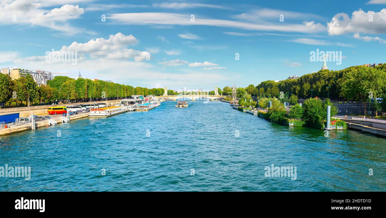 Paris boating hi-res stock photography and images - Alamy