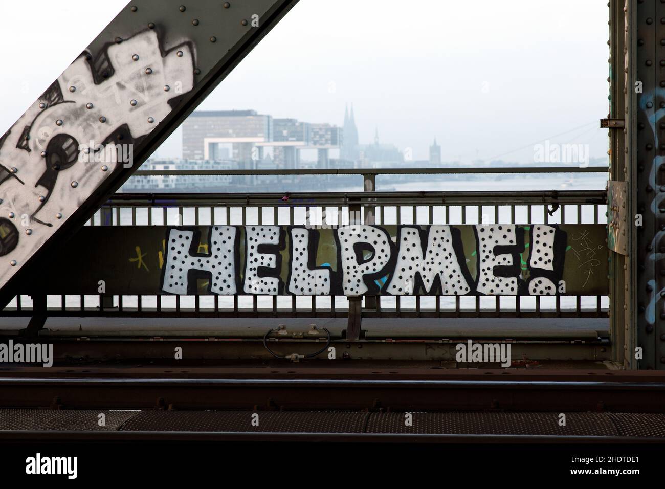 graffiti, help, help me, graffitis, helping Stock Photo - Alamy