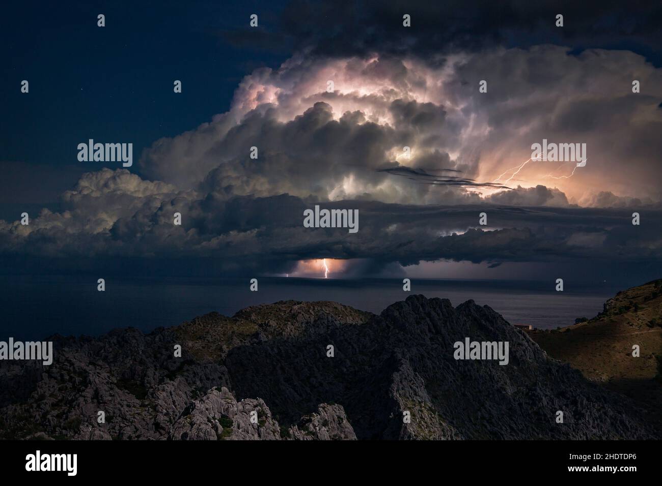 Super storm australia hi-res stock photography and images - Alamy