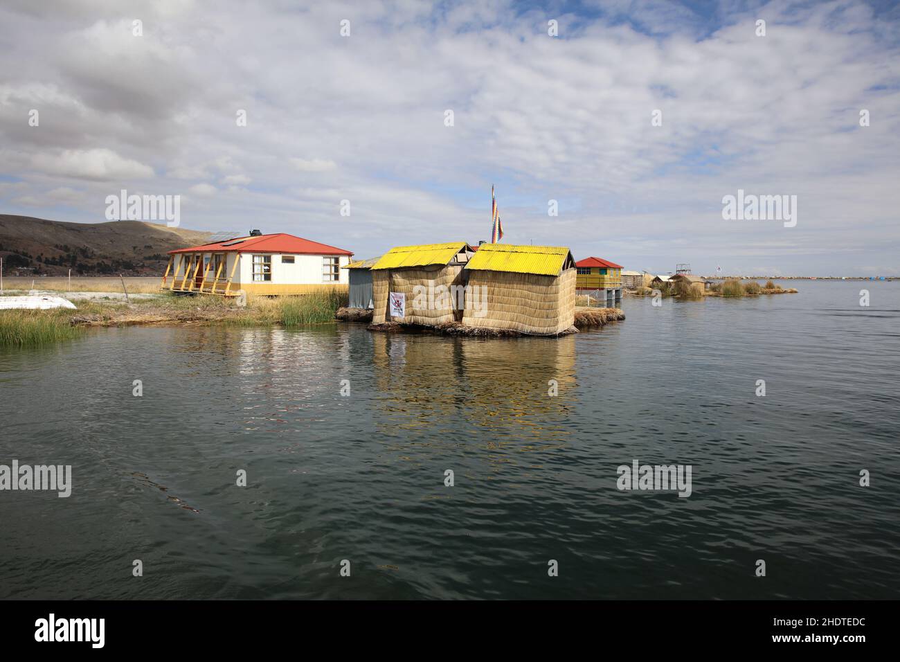 huts, floating island, titicaca lake, hut, floating islands, titicaca ...