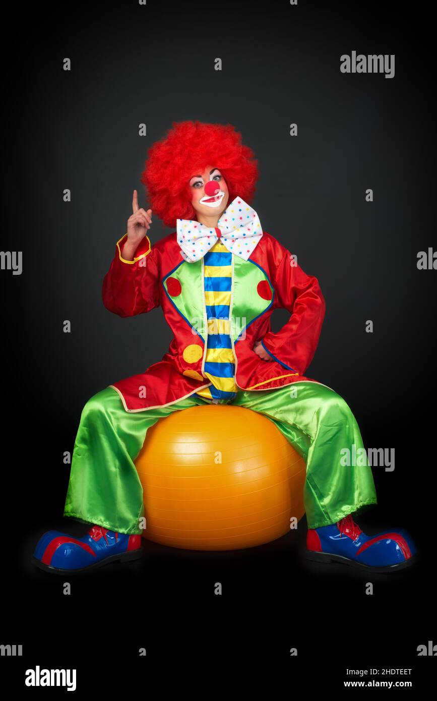 Sitting clown hi-res stock photography and images - Alamy