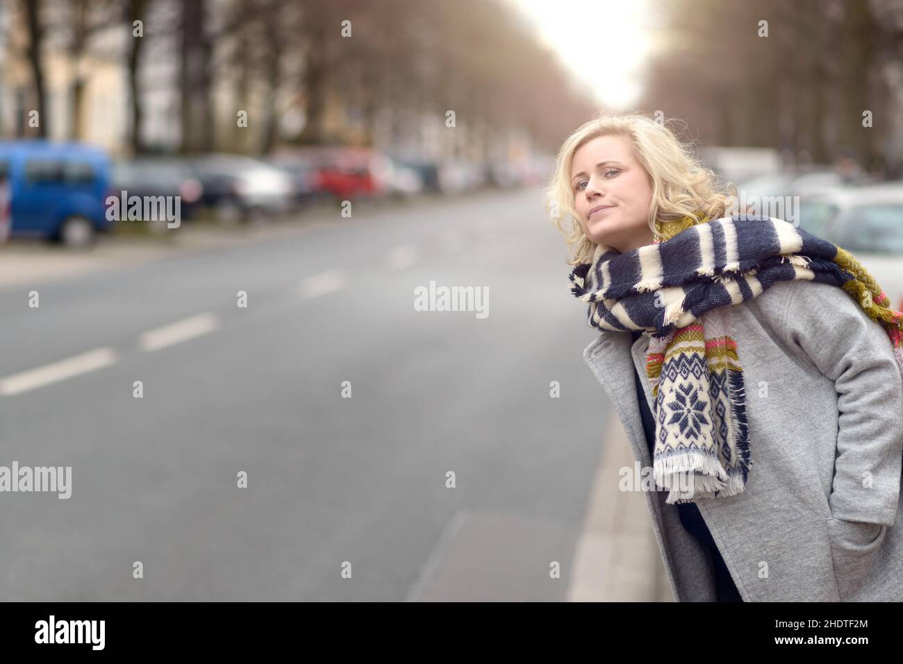 Urban life blonde lady city hi-res stock photography and images - Alamy