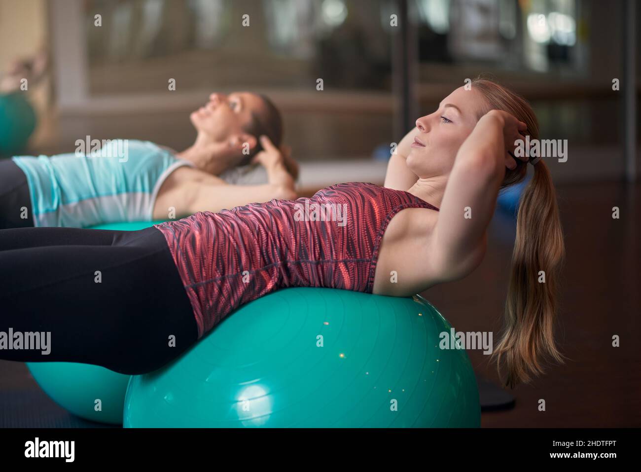 Women sit up exercise ball hi-res stock photography and images - Alamy