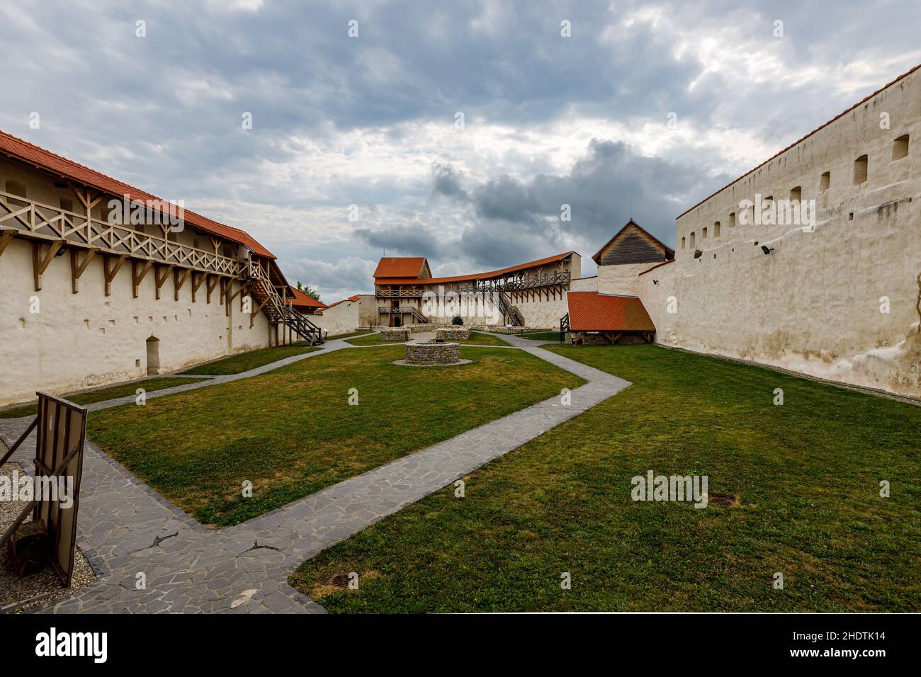The Marienburg castle of Feldiora in Romania The Marienburg castle of ...