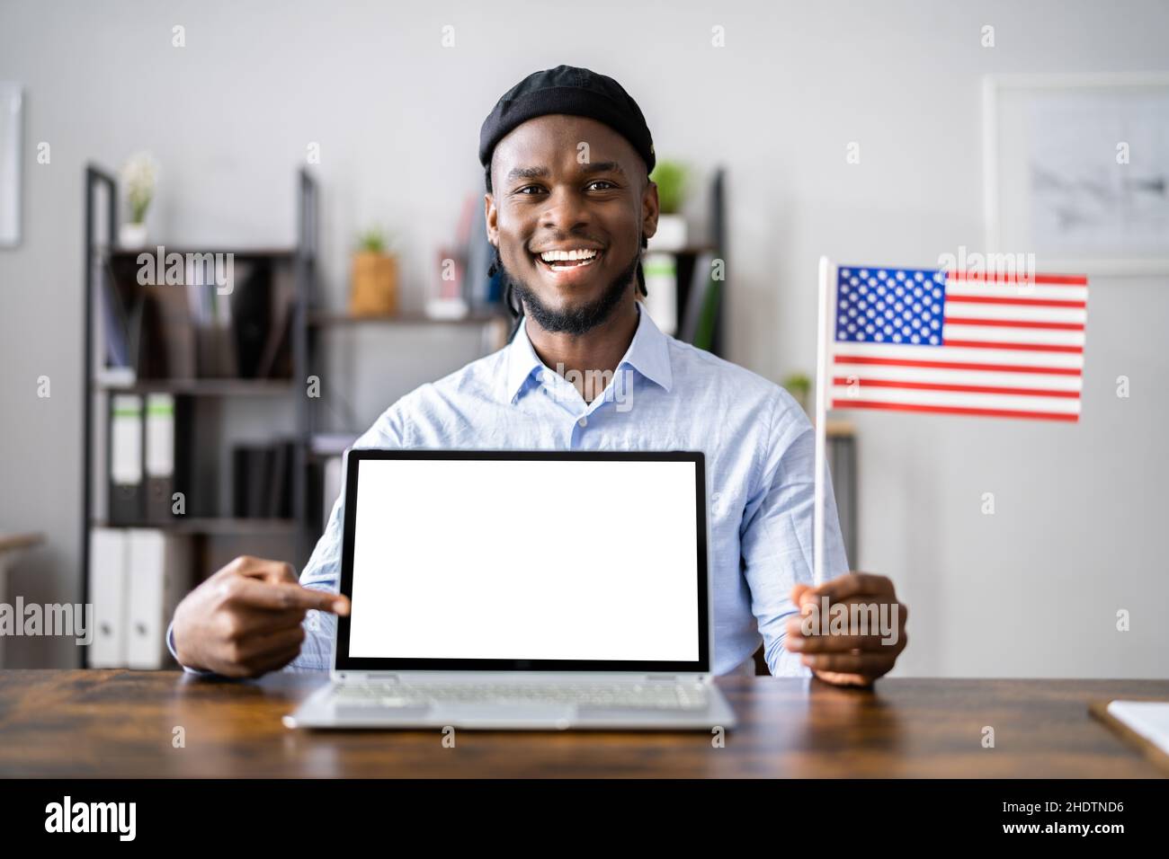 Foreign language laptop study hi-res stock photography and images - Alamy