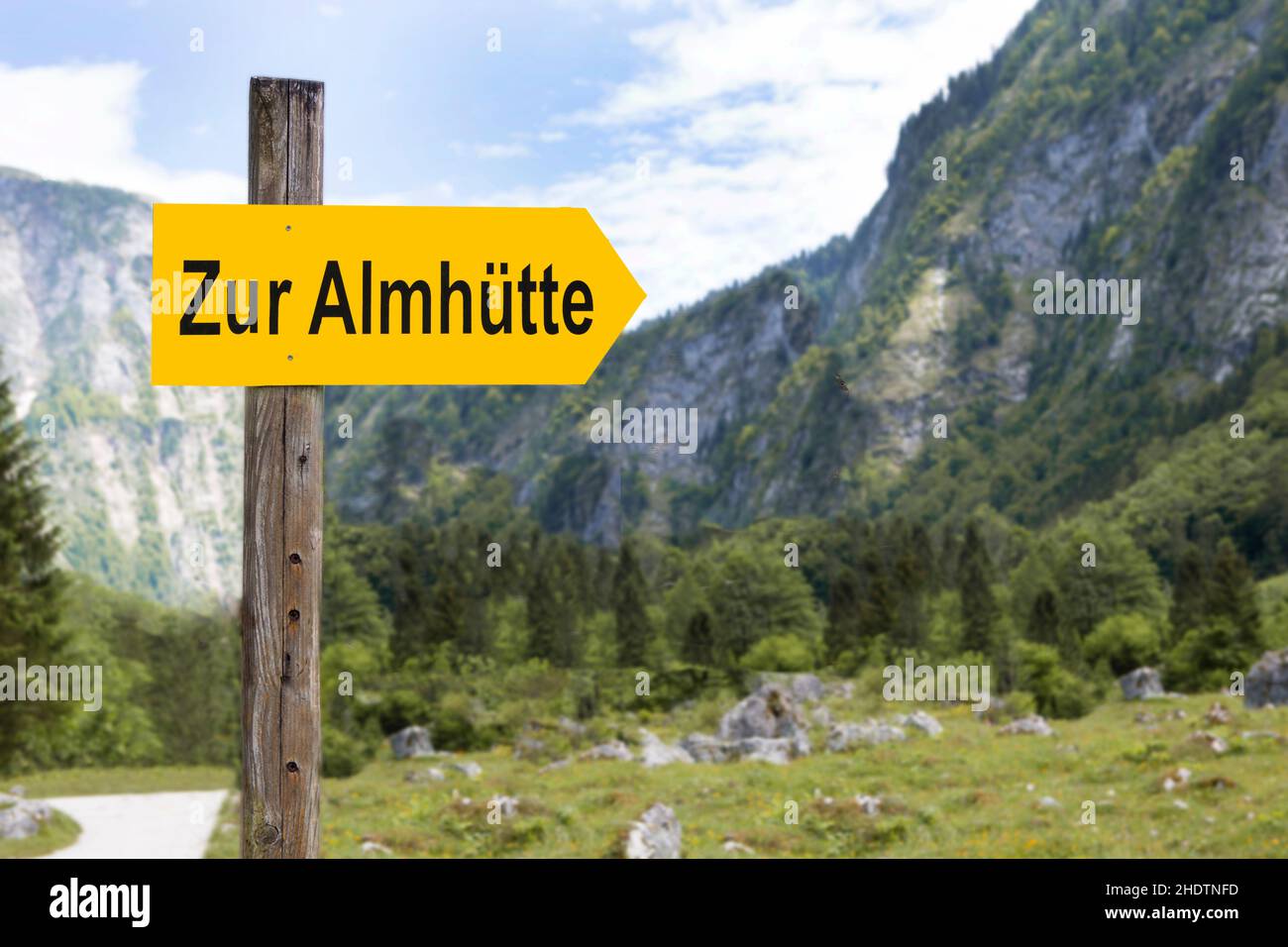 footpath sign, footpath signs Stock Photo - Alamy